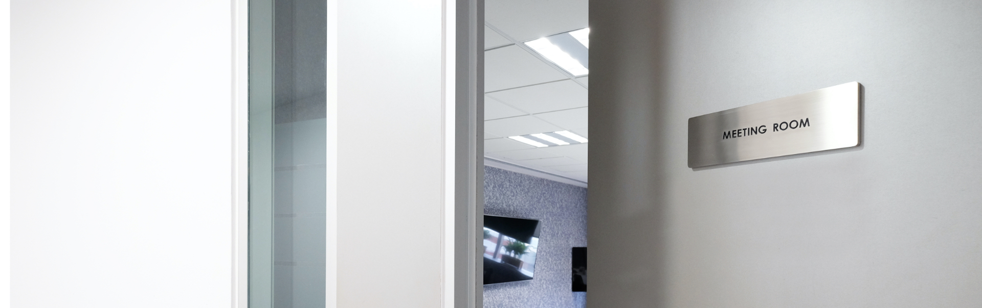 Custom Plastic Signs Share Important Information